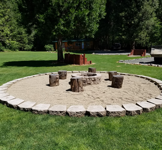 outdoor-cabin-pit - Holiday Farm Resort Wedding Venue